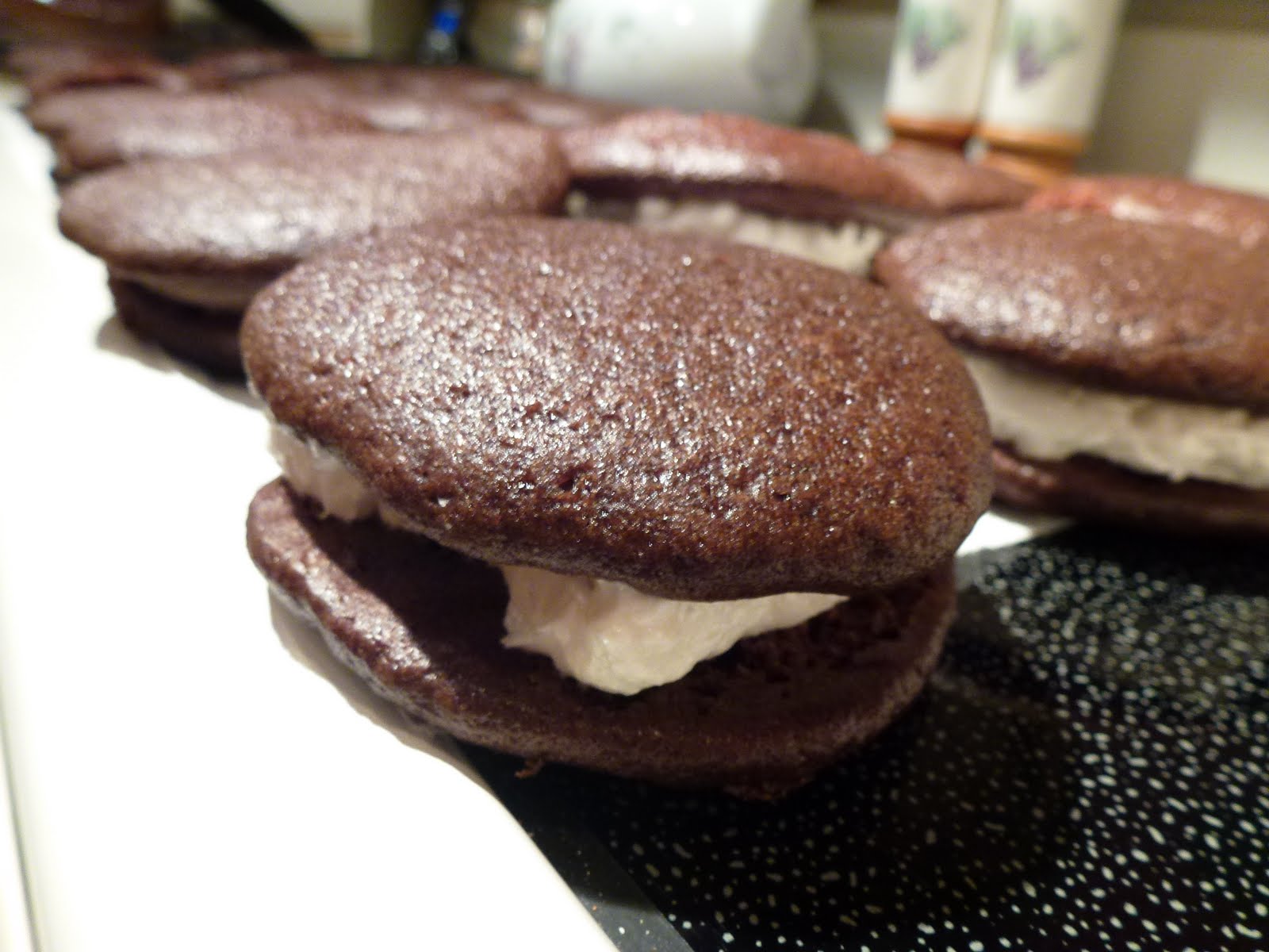 Hardly Housewives: Nonnie's Whoopie Pies