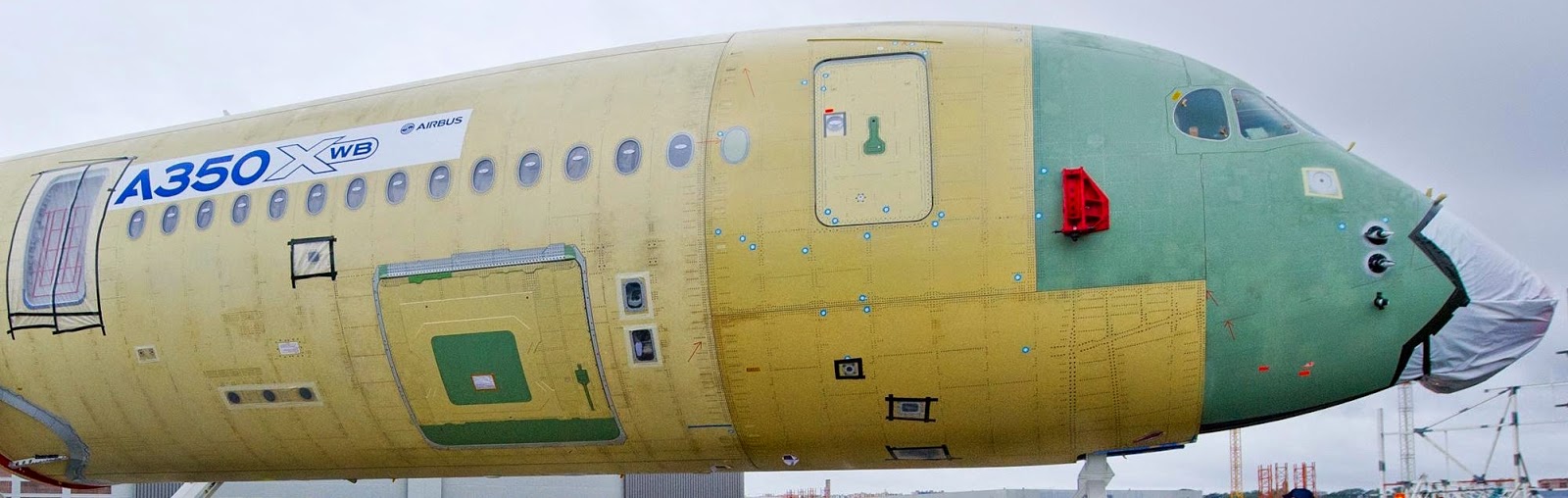 A350 XWB News: Emergency scape for test-crew located in the main cargo door