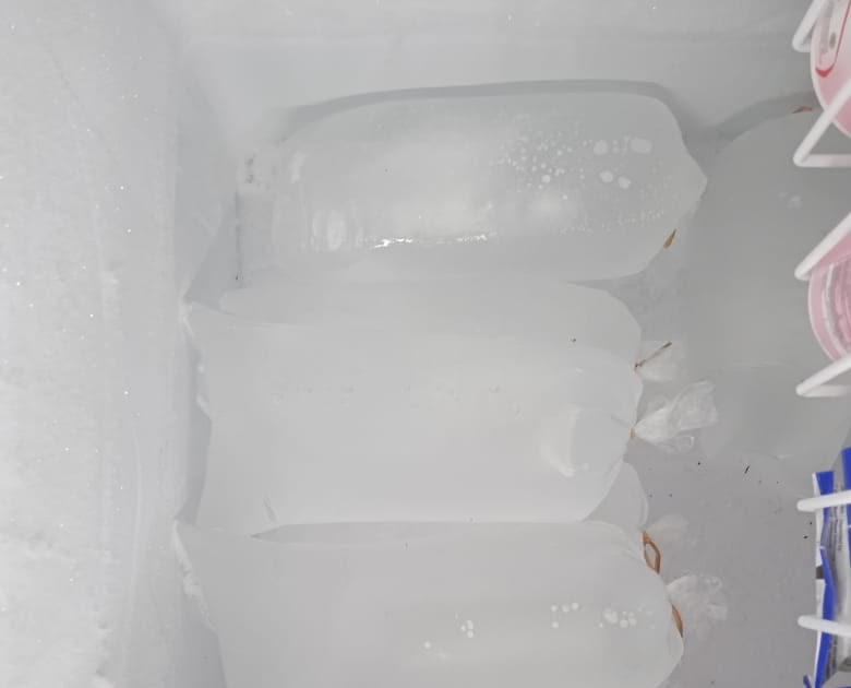 Cara Membuat ES Batu Agar Tidak Lengket Di Freezer ES Krim - TRIPROFIK.COM