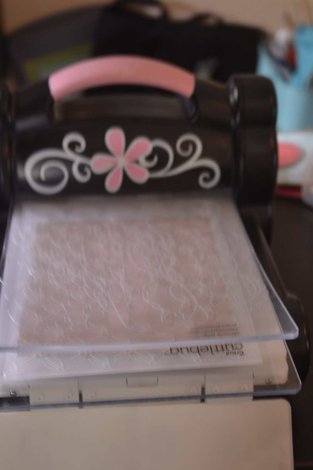 Living Room Crafter: DIY it Friday: Stamp from embossing folder!