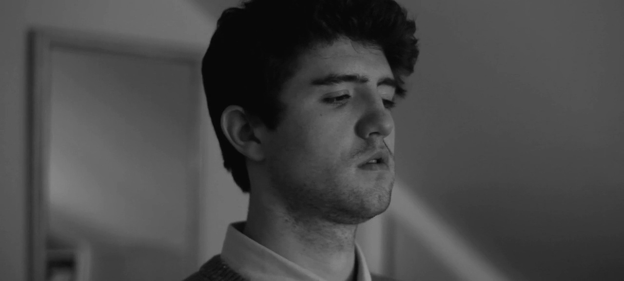 ausCAPS: Joseph Huffman shirtless in MOM