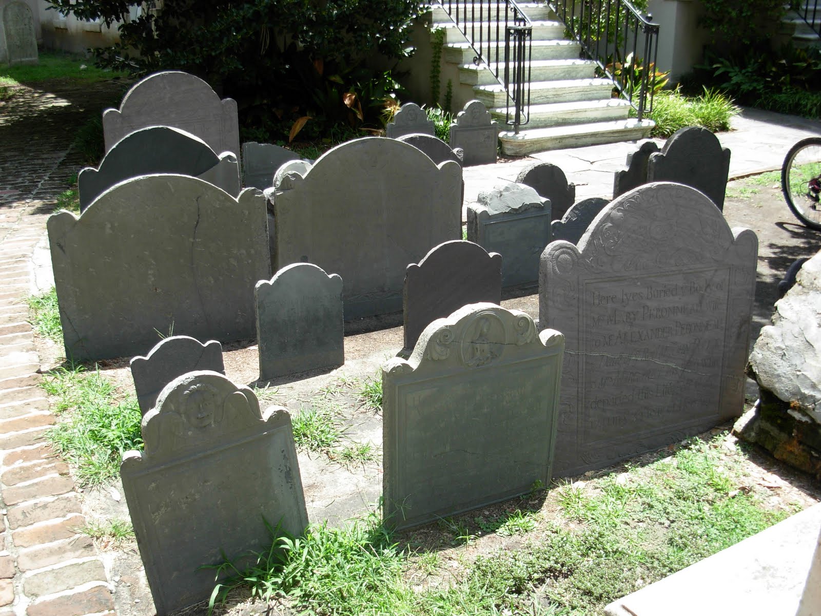 The Southern Taphophile: The Grave Portraits of the Circular ...