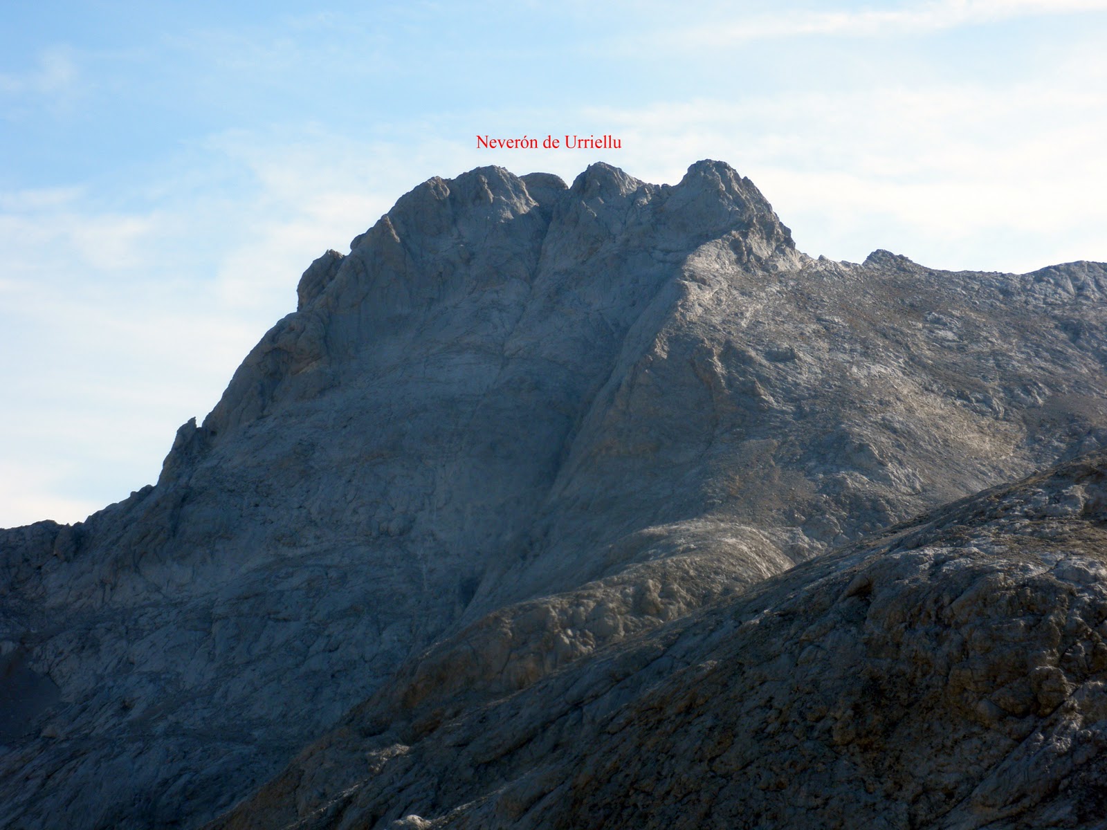 Mi pasión por la Montaña: Pico Cabrones y Neverón de Urriellu