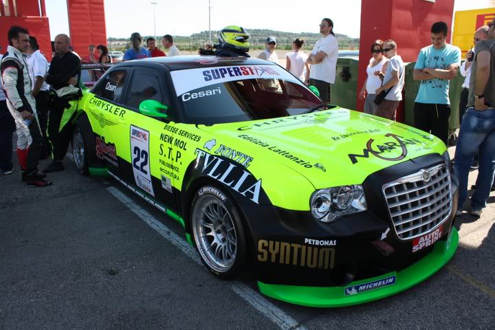 Fast is fast...: Chrysler 300 SRT road race cars.