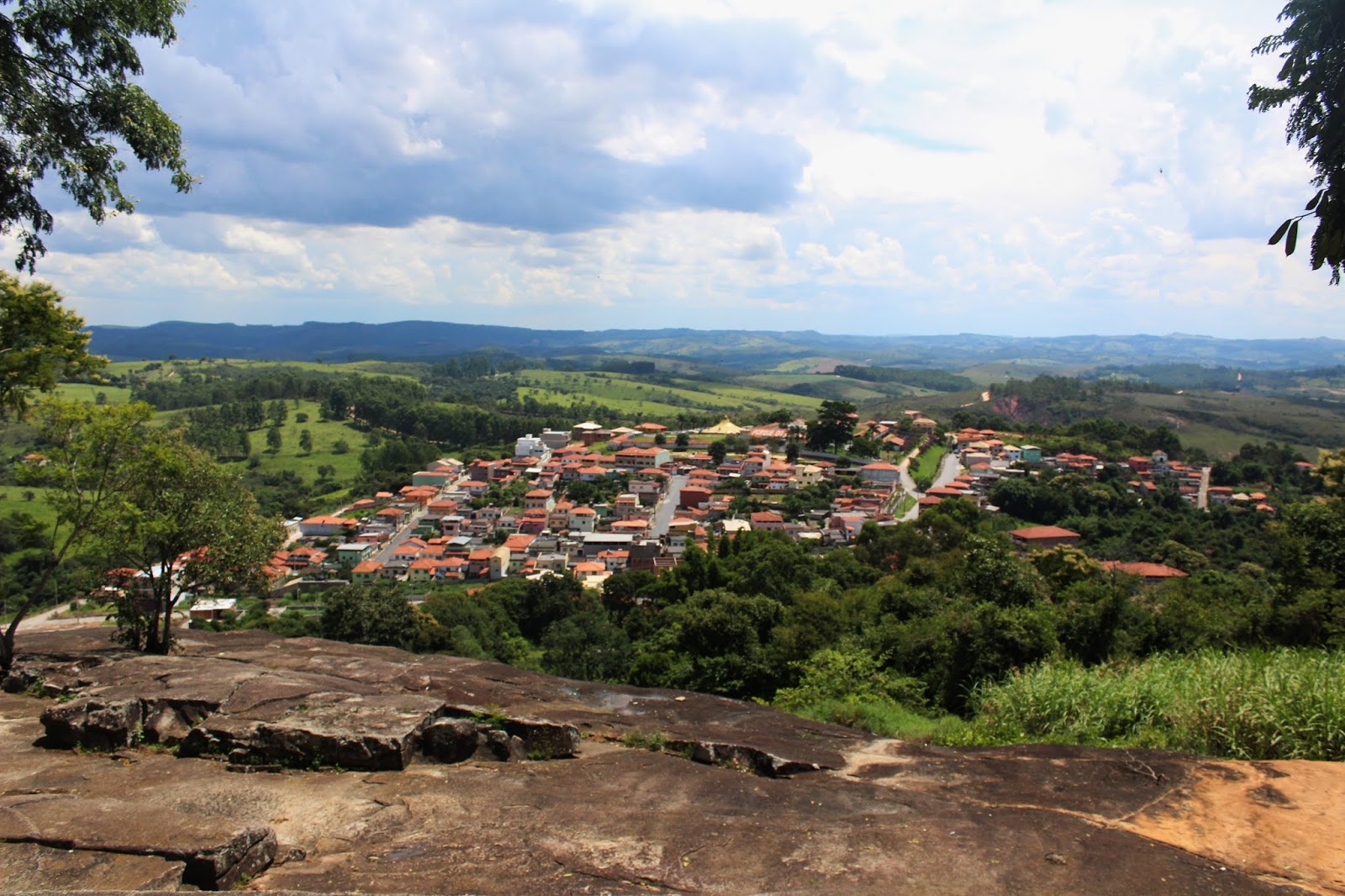 Resende Costa: a cidade do artesanato em tecido - Conheça Minas