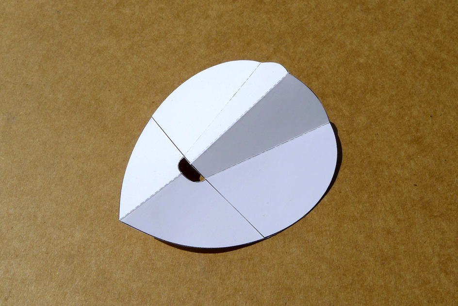 noseflute.org: Paper nose flute template by Susumu Yasuda