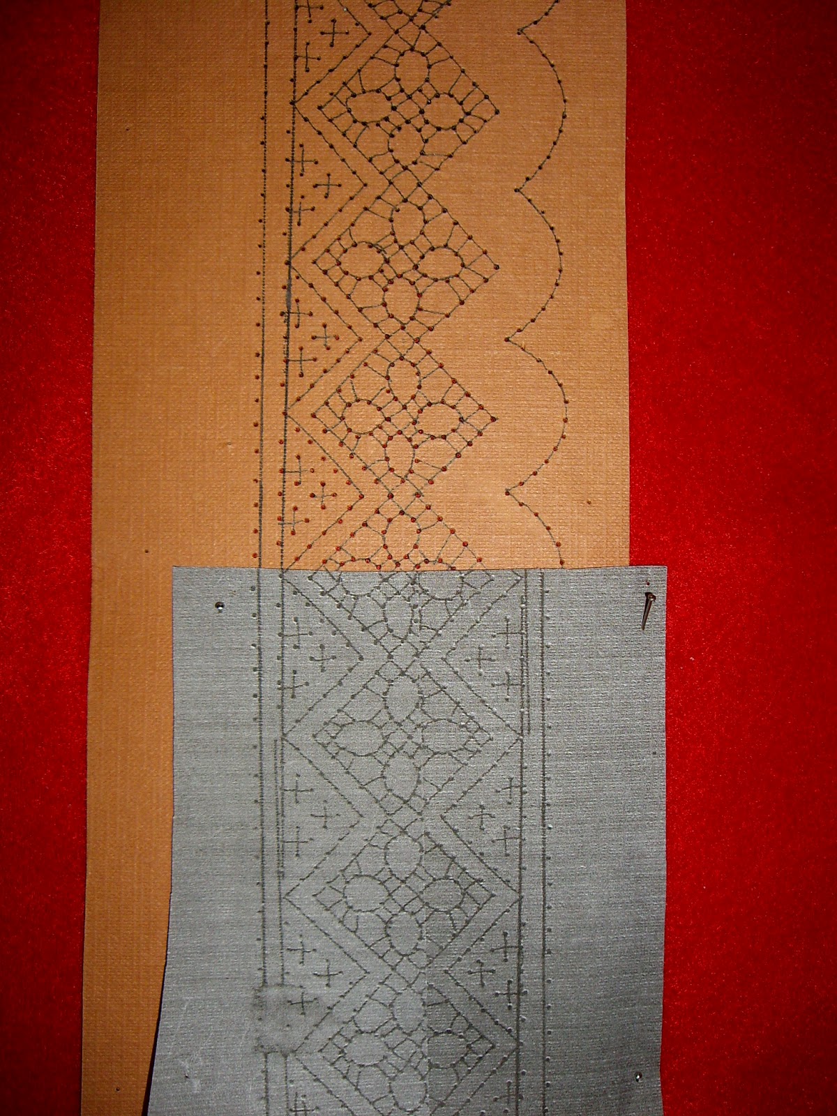 Patrón de un entredós de encaje de bolillos