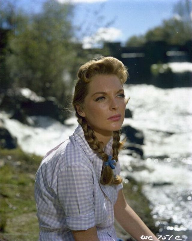 50 Gorgeous Photos of Julie London in the 1940s and ’50s ~ Vintage Everyday