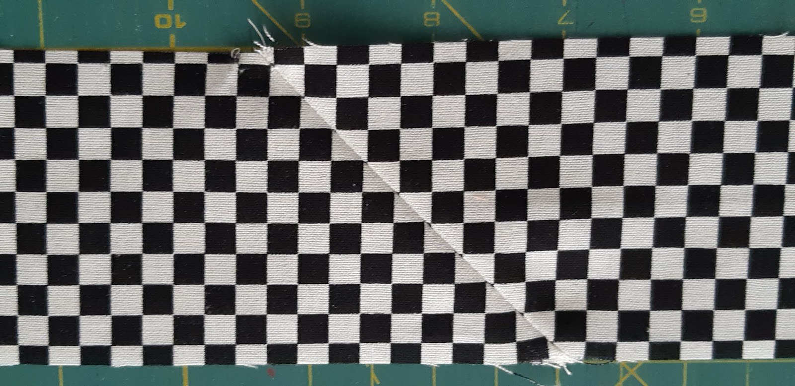 AlliKat Quilts: Checker Board Rails