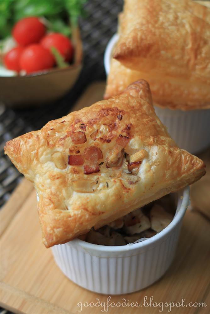 GoodyFoodies: Recipe: Chicken, mushroom and bacon pie (Nigella Lawson)