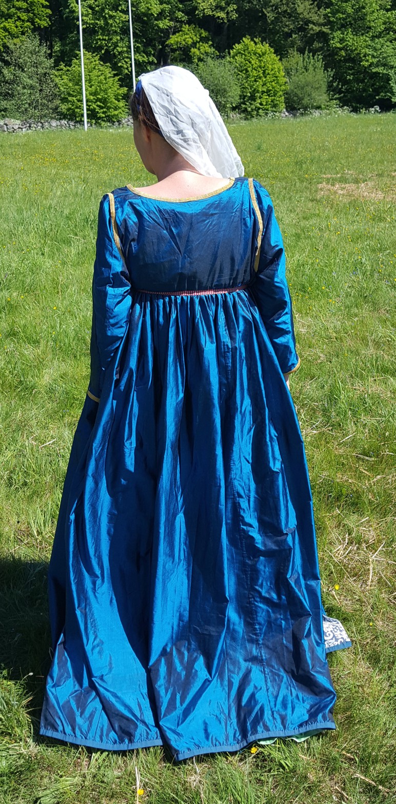 Eva s Historical Costuming Blog A High waisted Late 13th Early 14th eva-s-historical-costuming-blog-a-high-waisted-late-13th-early-14th