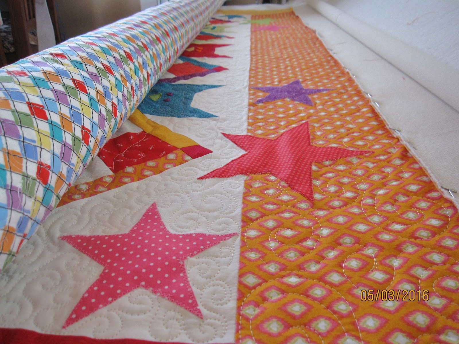 Sunshine in the Attic: Scrappy Cats Quilt Finish