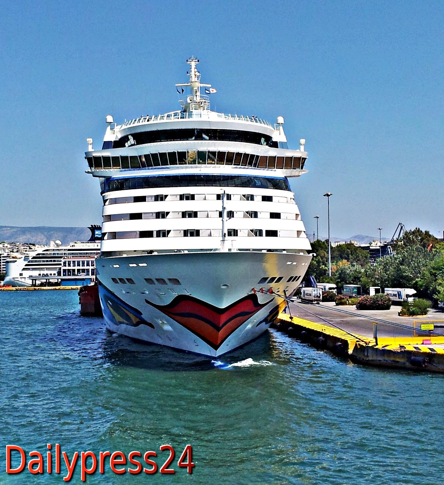 Dailypress24: ΚΡΟΥΑΖΙΕΡΑ: ΑΠΟ ΤΟ ΦΑΛΗΡΟ ΠΙΣΩ ΣΤΟΝ ΠΕΙΡΑΙΑ