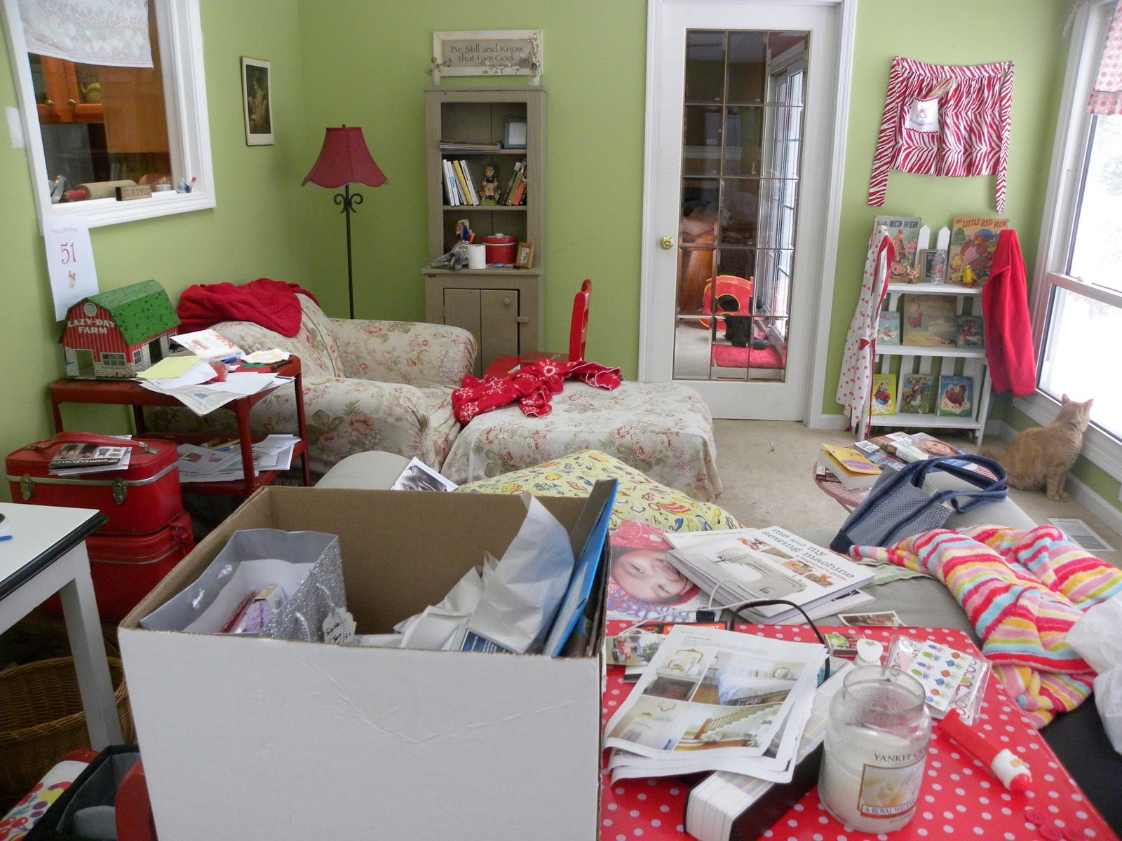 The Little Red Hen At Home: Utter Clutter...and my very first giveaway!