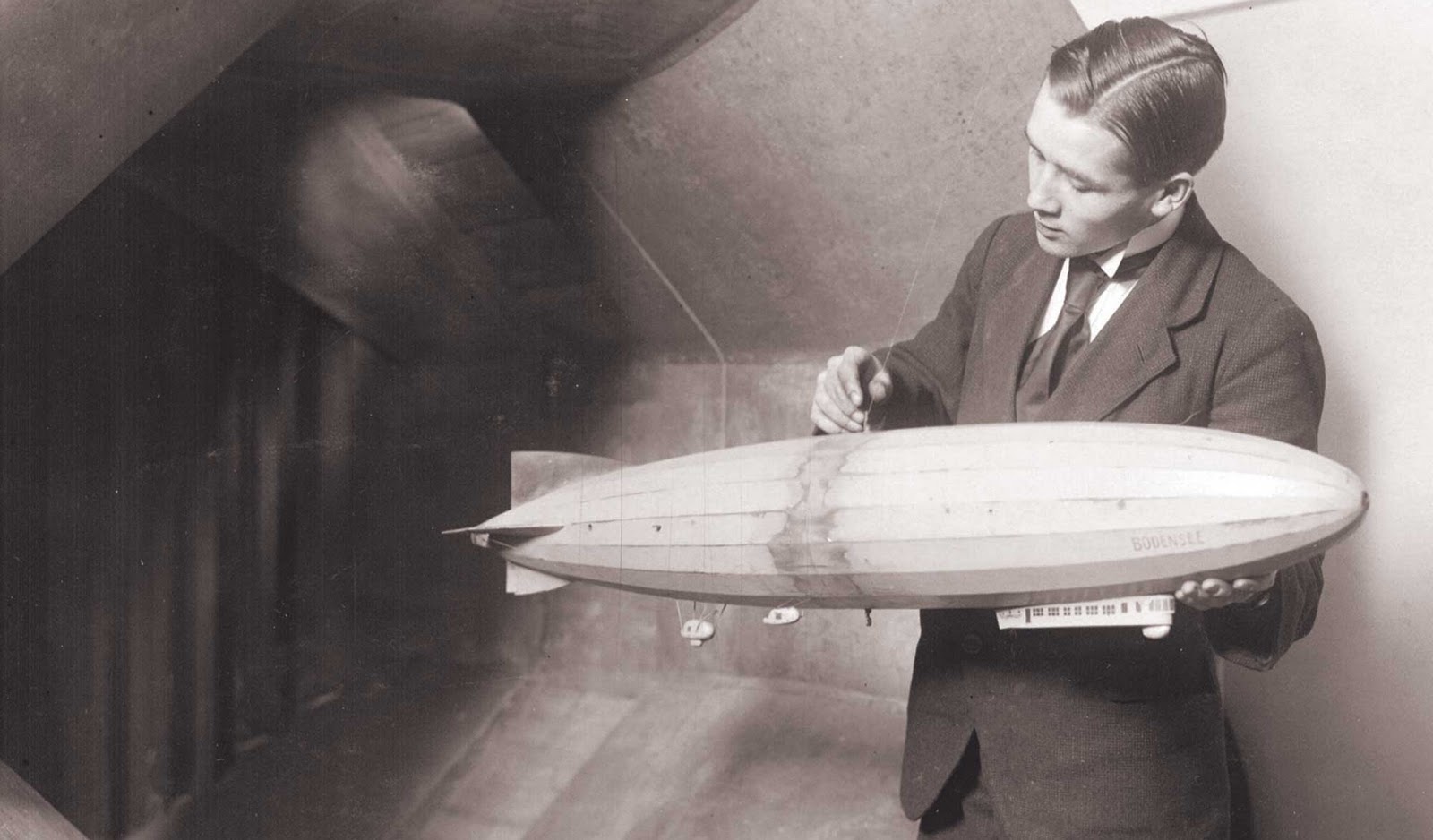 AVIÕES MILITARES: Zeppelin - Dirigiveis rigidos alemães