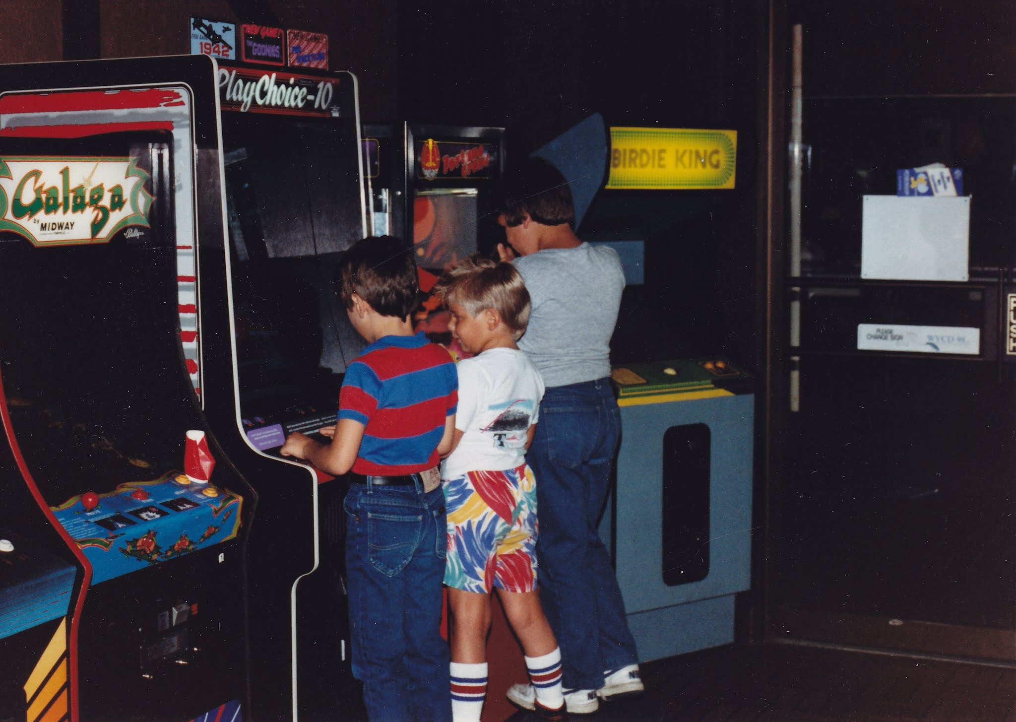 Neon Rocketship: Aladdin's Castle In 1987