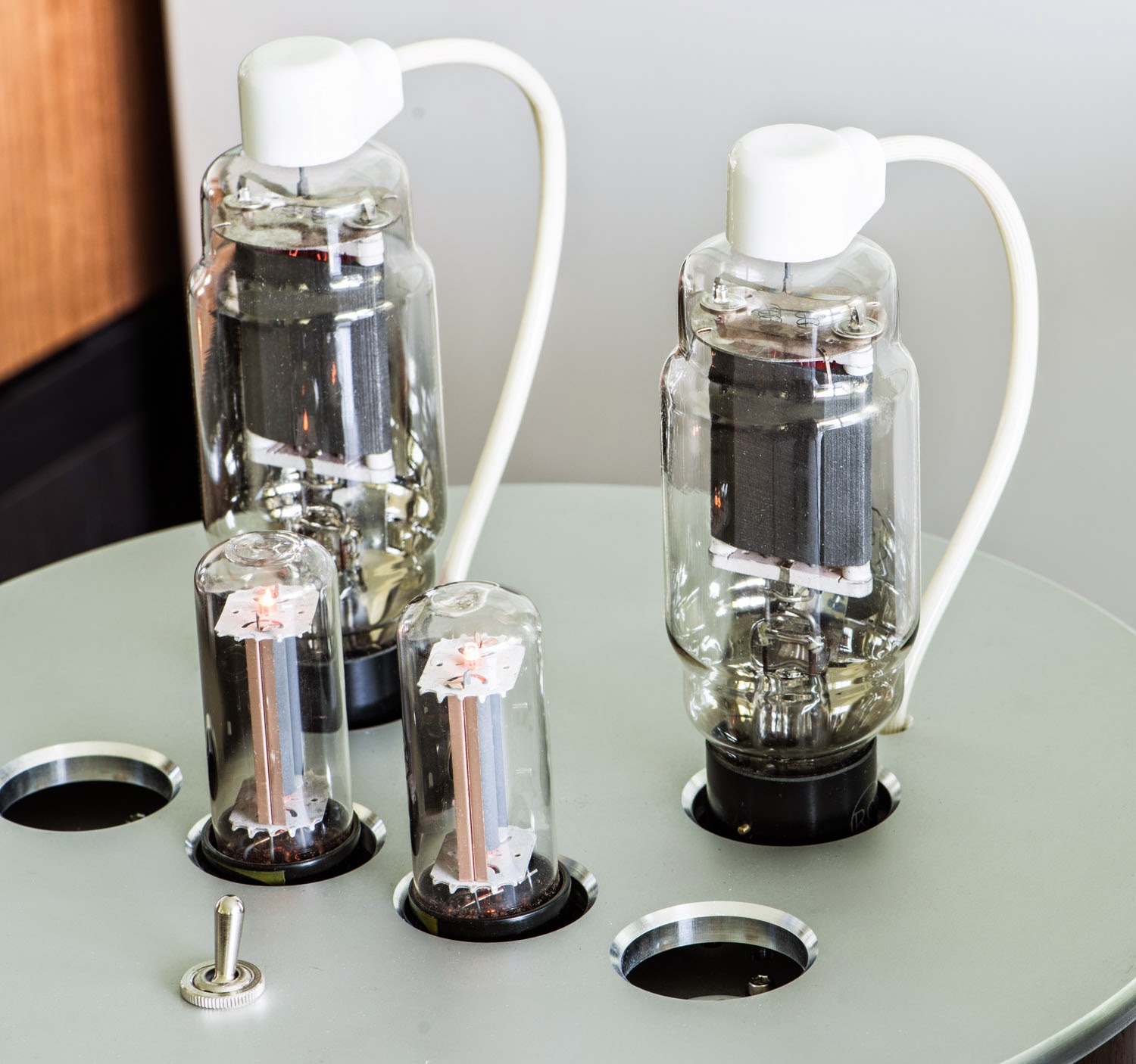 VinylSavor: Tube of the Month : The 1616