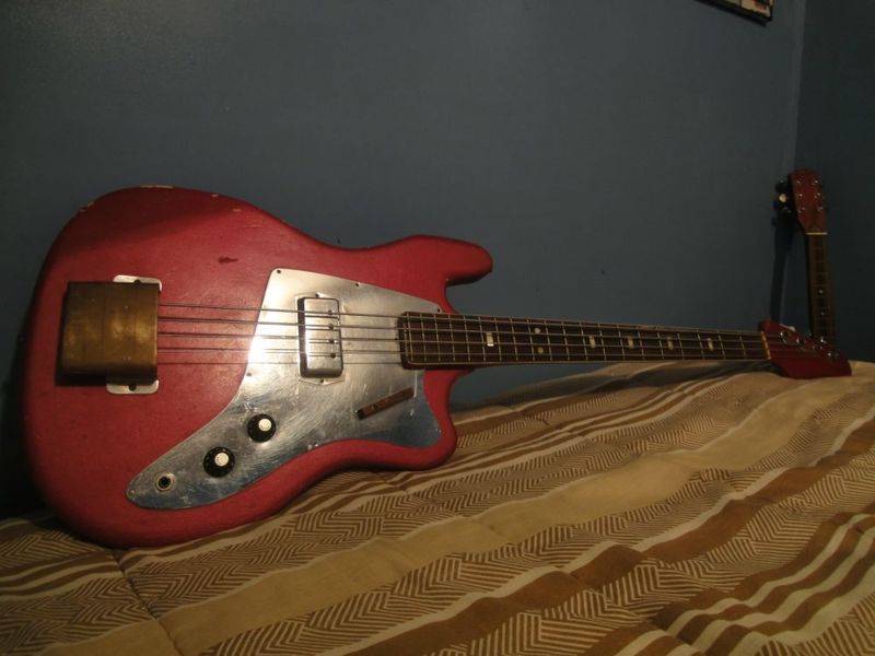 Canadian Vintage Guitar Hunt: 1960's KENT 'Basin Street' Electric Bass