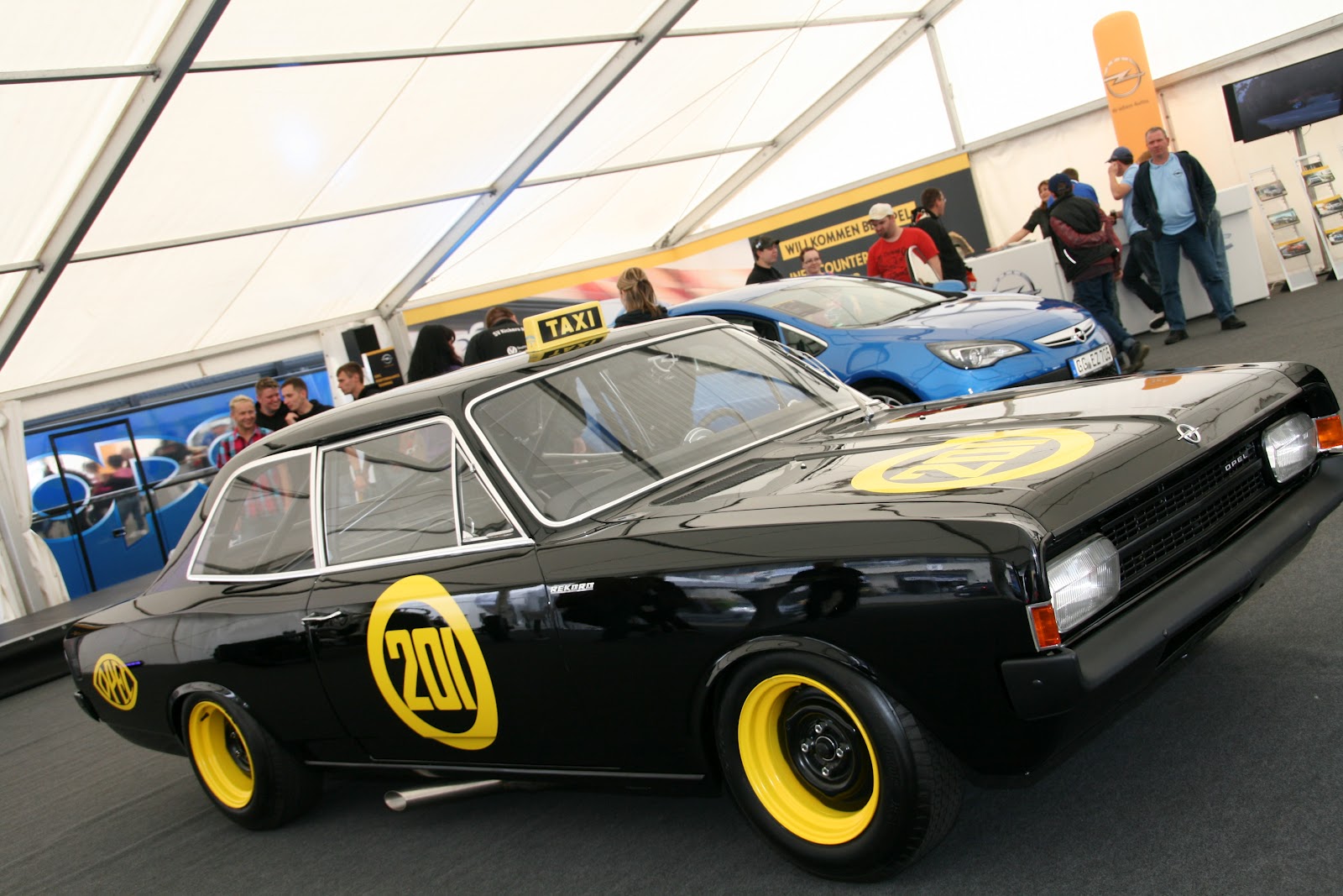 Opel Rekord C Black Widow - Periodismo del Motor