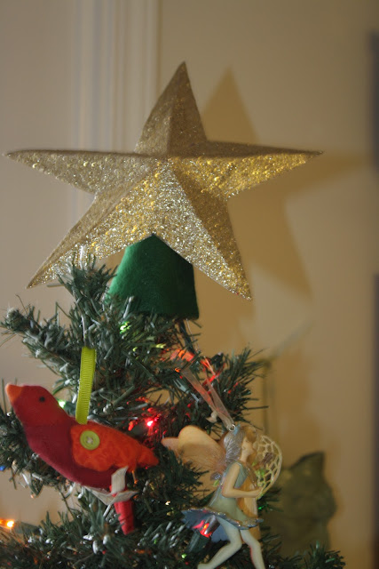 Little Red Lily: 12 Projects: Tree Topper
