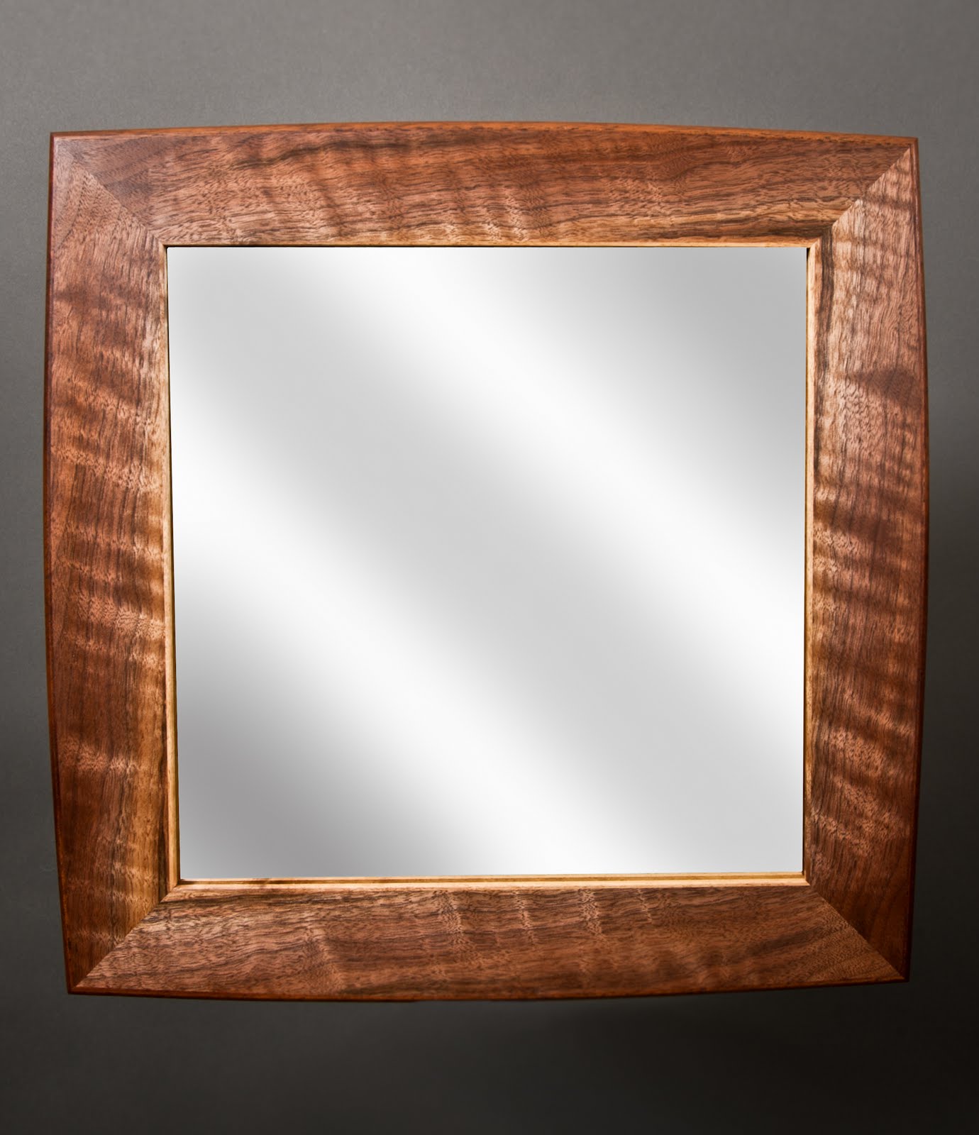 Baraa Woodworking LLC: Walnut Mirror Deux