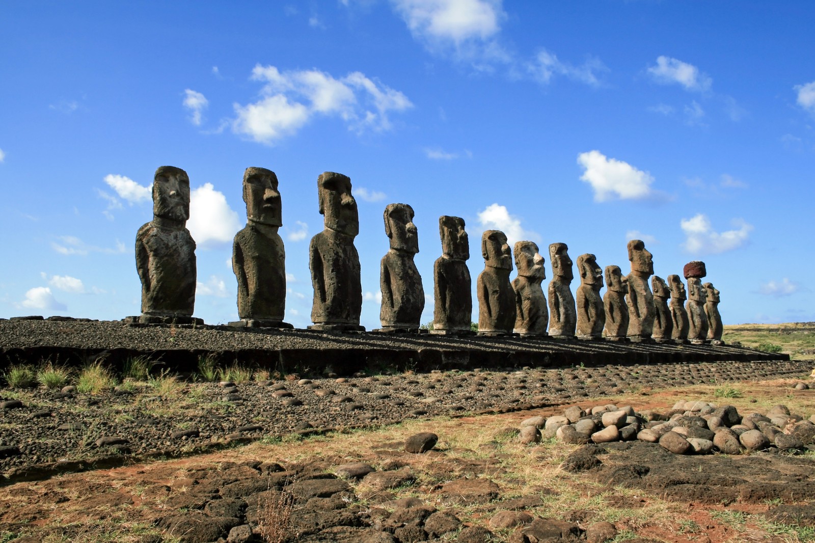 Moai / Lost continent Mu / Three pillars and Japan