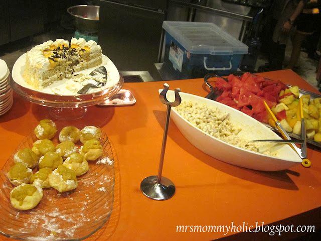 MrsMommyHolic: Movie Stars Cafe's Dino Buffet