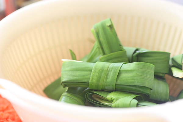 Dollhouse Miniatures, Miniature Food Jewelry, Craft Classes: February 2014