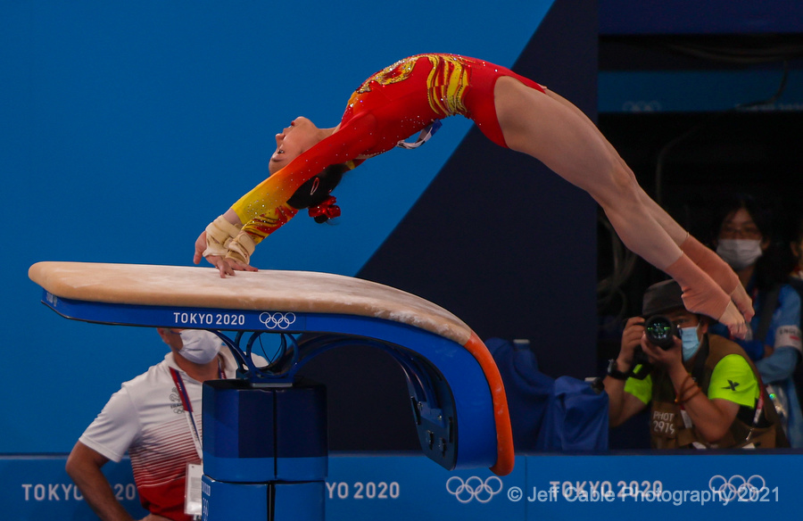 Jeff Cable's Blog: Photographing the gymnastics team competition