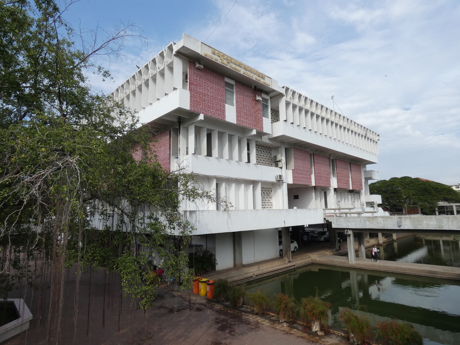 It is not a Cambodian Architecture Lab.: Institute of Foreign Languages ...