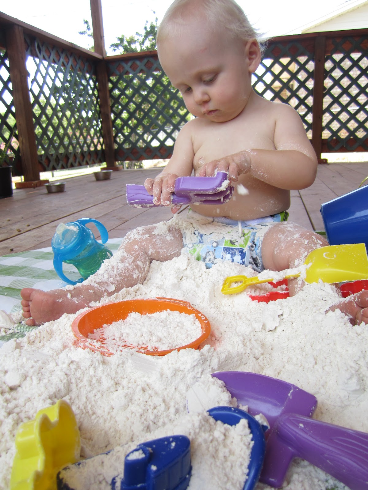 Making Fun: 'Sand' from Flour and Oil