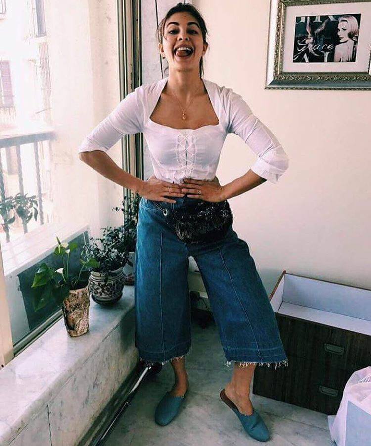 CHODAVARAMNET: BOLLYWOOD SOFT ACTRESS AND MODELS HOT PHOTO GALLERY