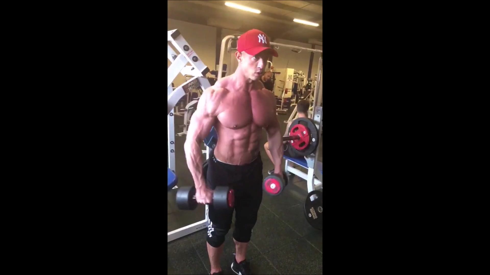 Muscle, Muscle, Muscle: Charlie London 1