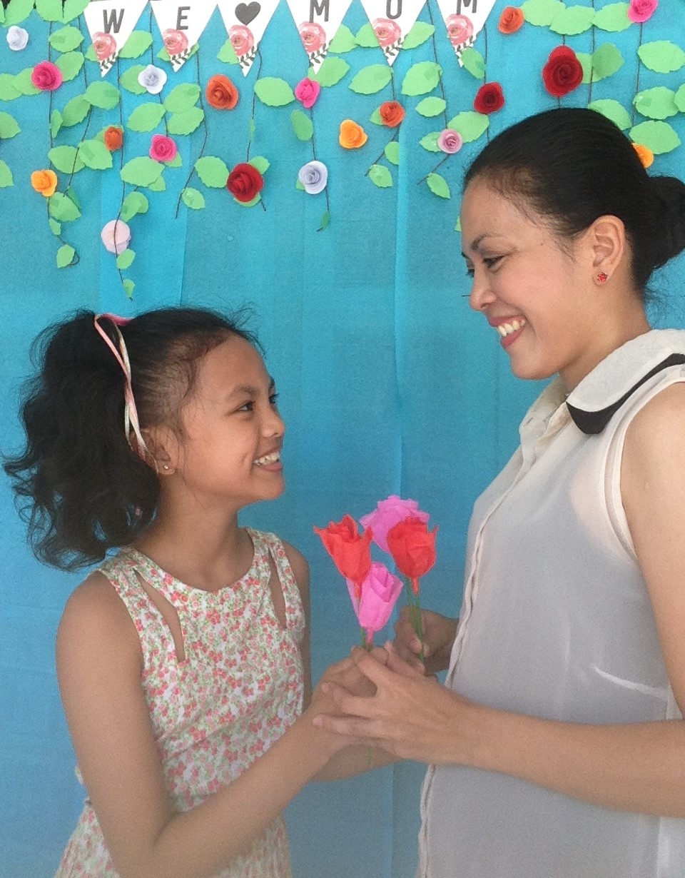 Easy & Simple "Rose Theme" Mother's Day Celebration Decoration Ideas ...