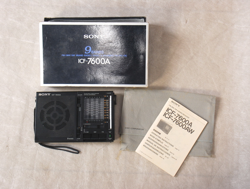 Sony Radio ICF 7600A with manual box