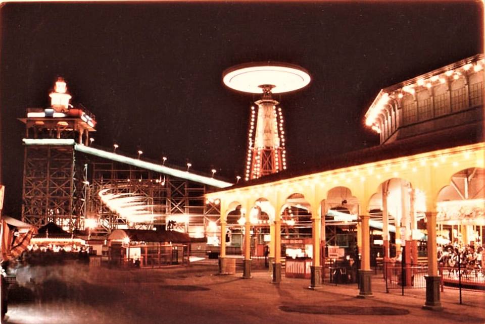 Industrial History: Chicago's Riverview Amusement Park, 1904-1967