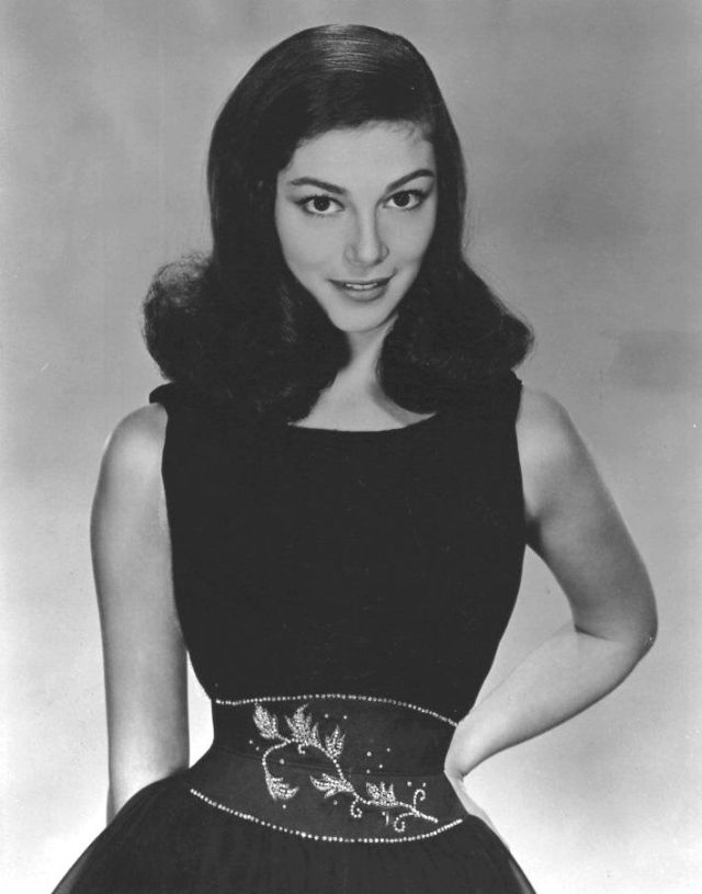 The Big Love of James Dean: 50 Gorgeous Photos of Pier Angeli in the ...