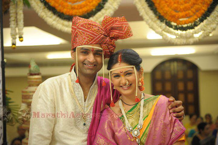 marathi actor and actress: Sameera Gujar wedding photos