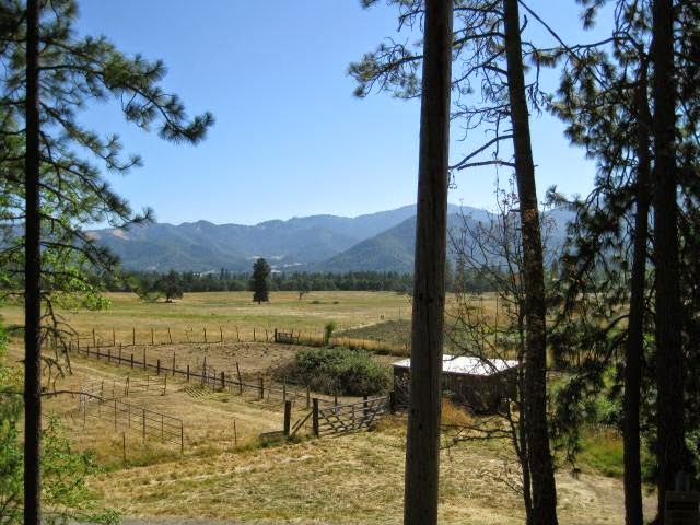Hiking Sasquatch Country: Pacifica: A Garden in the Siskiyous