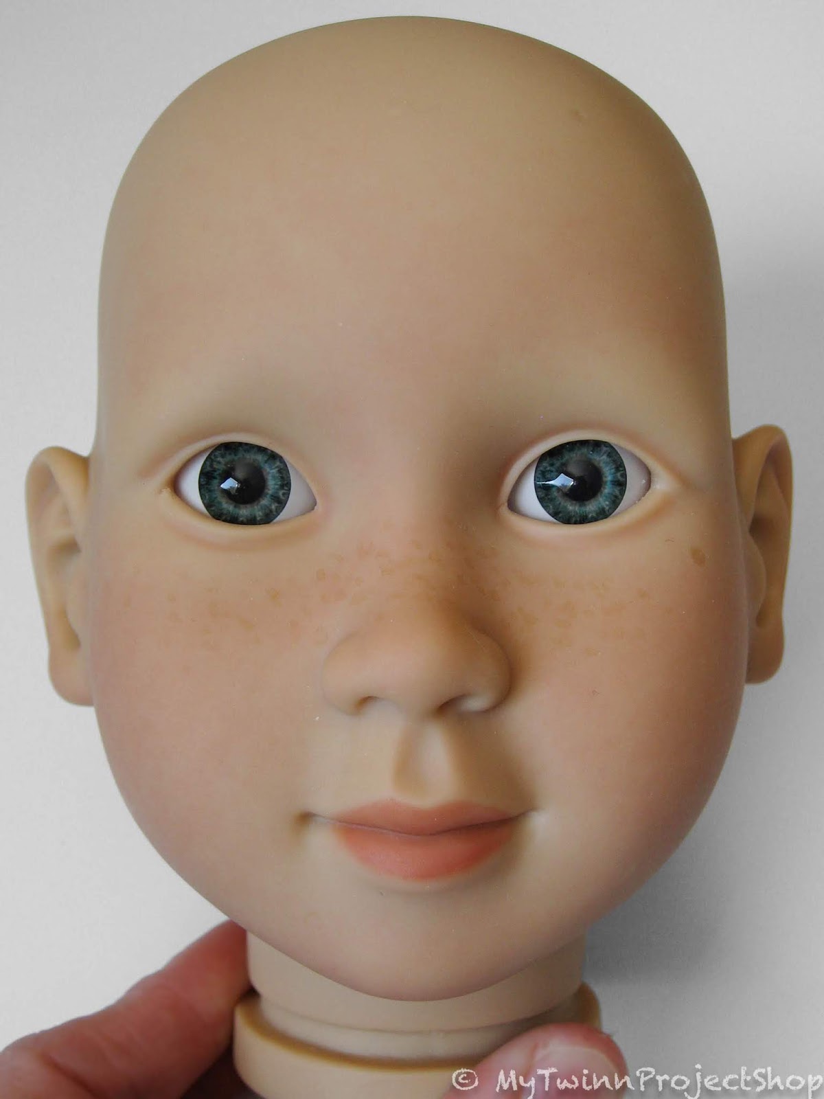 The My Twinn Project Shop: The Disembodied Heads