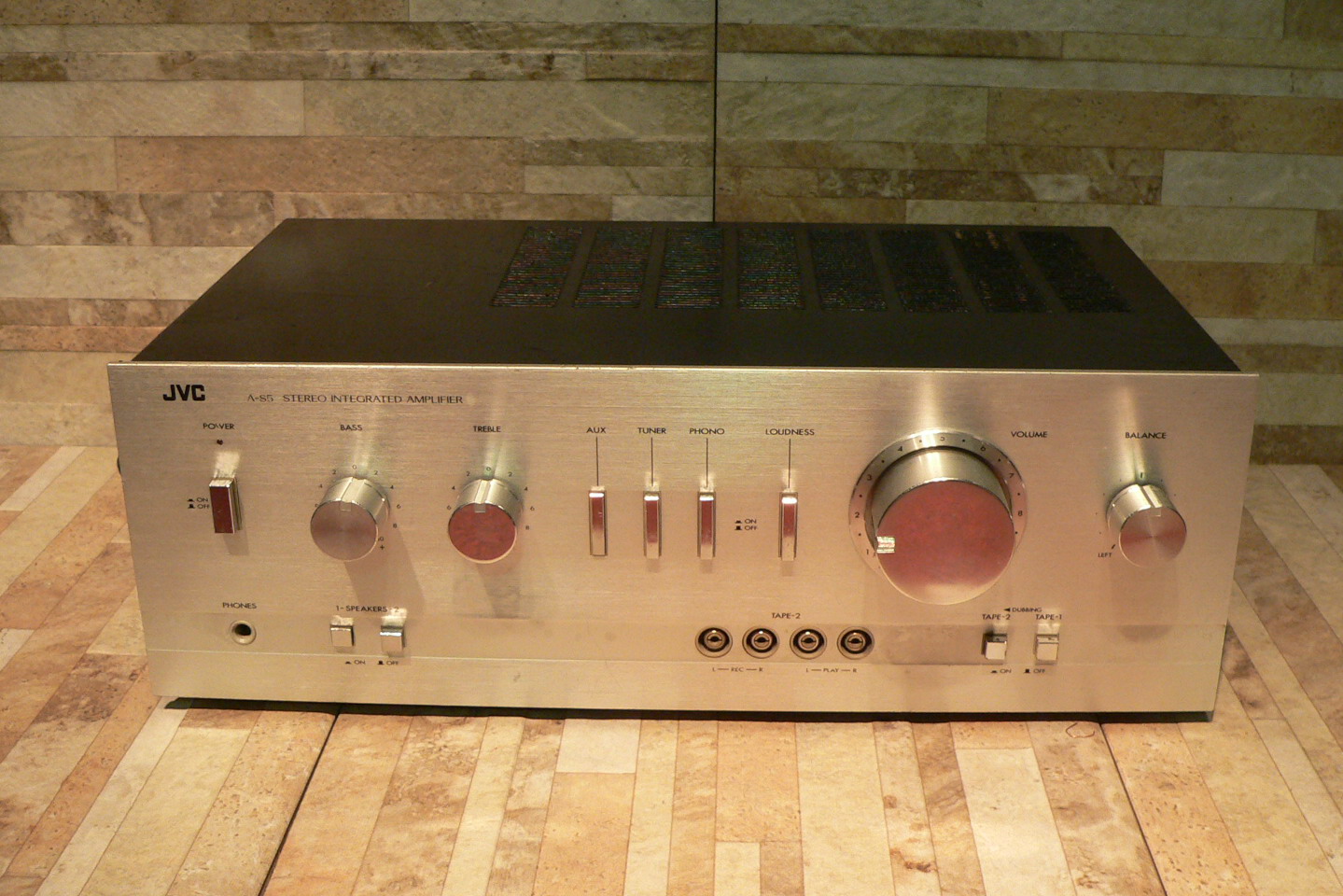 su-distribuidor audio hi-fi and hi-end: AMPLIFICADOR JVC A-S5 -SIN STOCK-