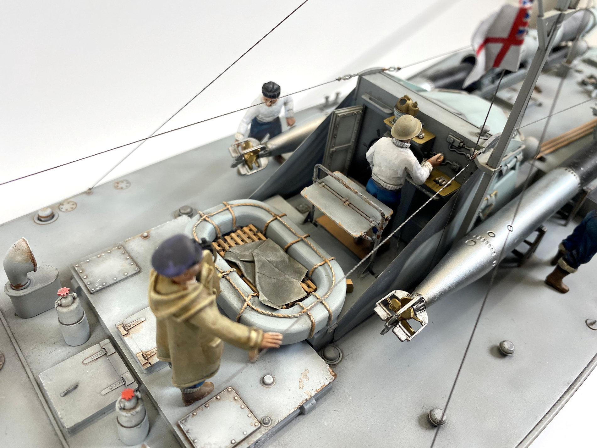 The Modelling News: Build review Pt.II: Vosper MTB 74 with crew from ...