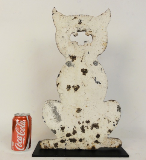 Anonymous Works: White Howler