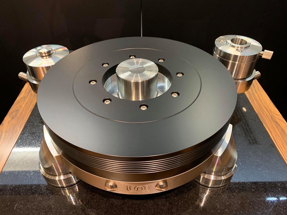 CONTINUUM AUDIO OBSIDIAN TURNTABLE – M & S | Ultimate High-Fidelity