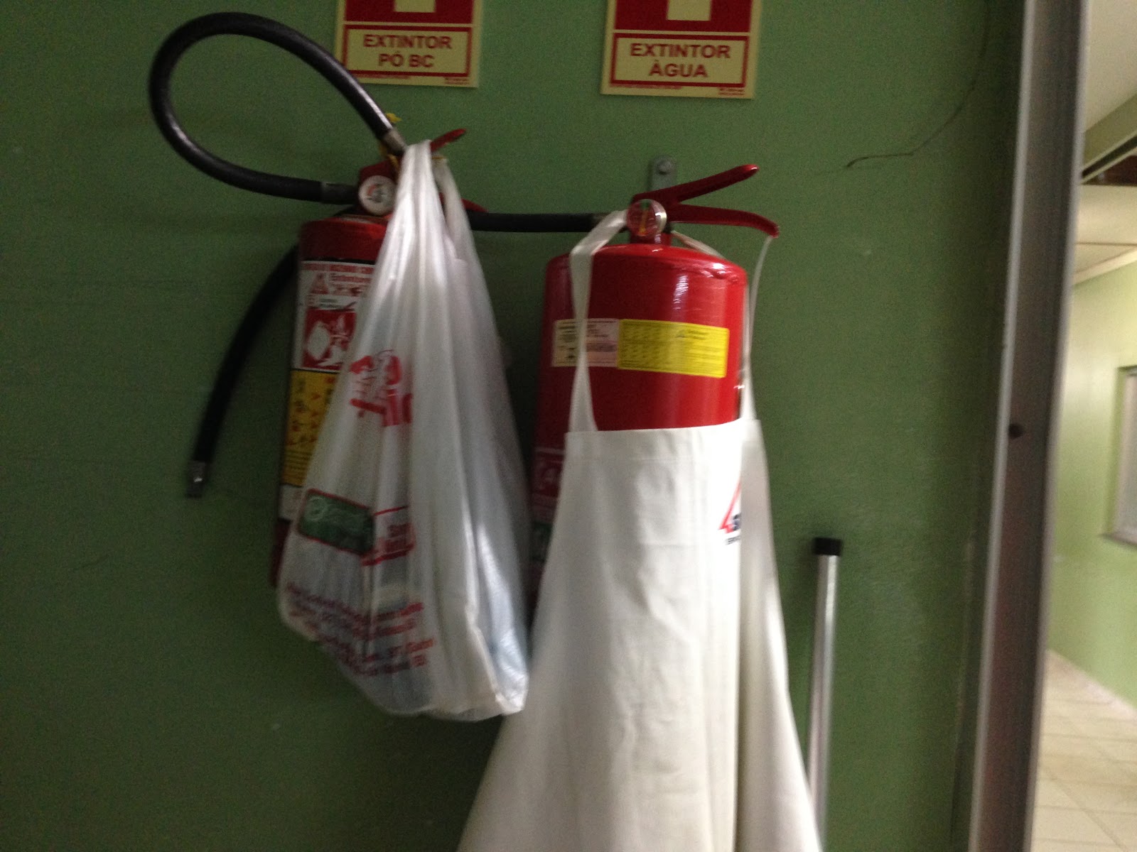 Extintores de Incêndio: Obstrução de Extintor de Incêndio