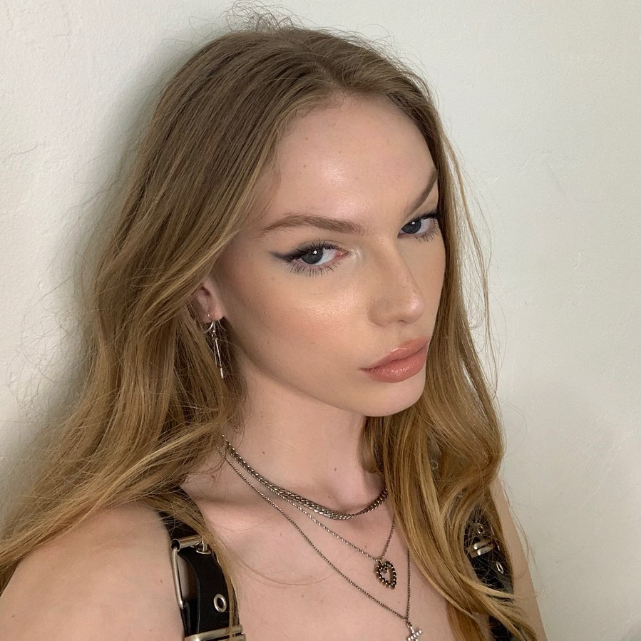 Alex Consani – Most Famous Transgender Girl Model - TG Beauty