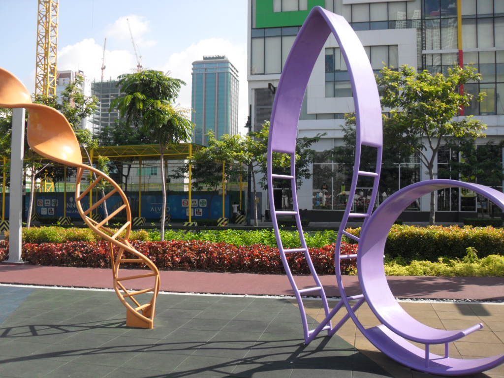 Little Miss Pinay Crafter: Weekend Tidbits: Terra 28th Playground at BGC