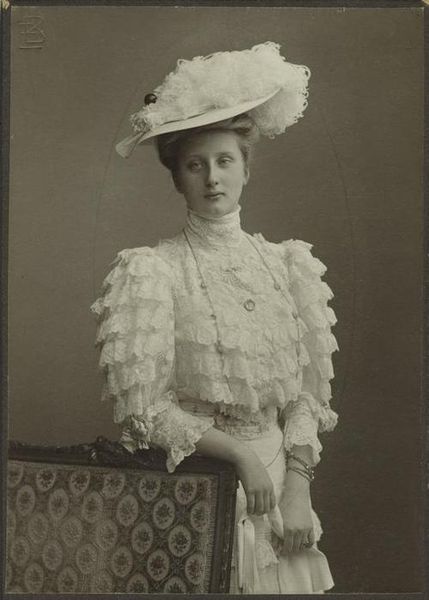 Rainha D.Augusta Vitória - A Monarquia Portuguesa