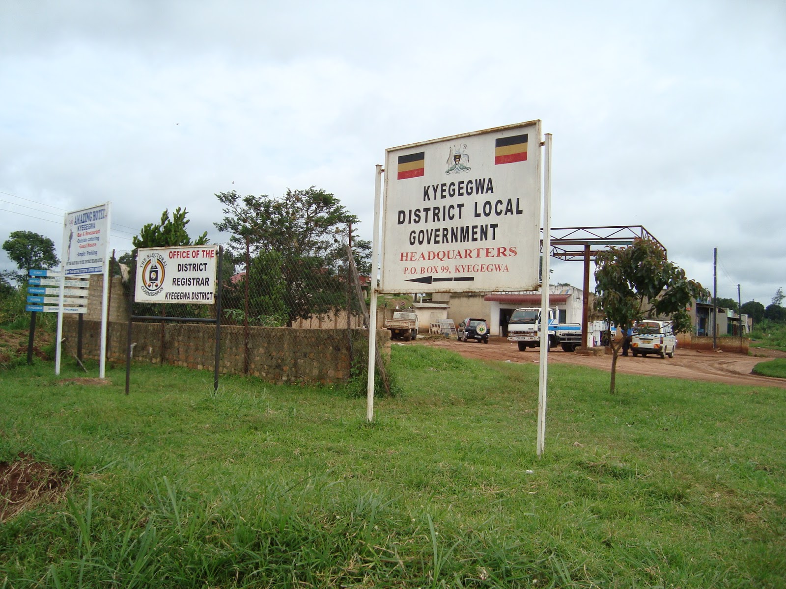 Rwenzori Peoples' Voice: Kyegegwa and Kyenjojo Districts sign MOUs for ...