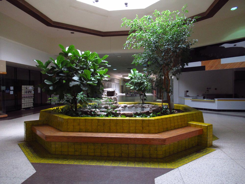 Sky City: Retail History: Warren Mall: Warren, PA